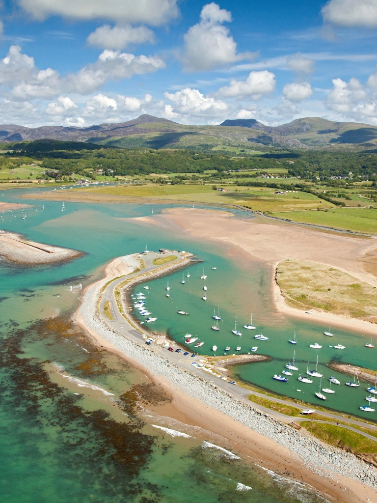 Brilliant Welsh beach activities | Visit Wales
